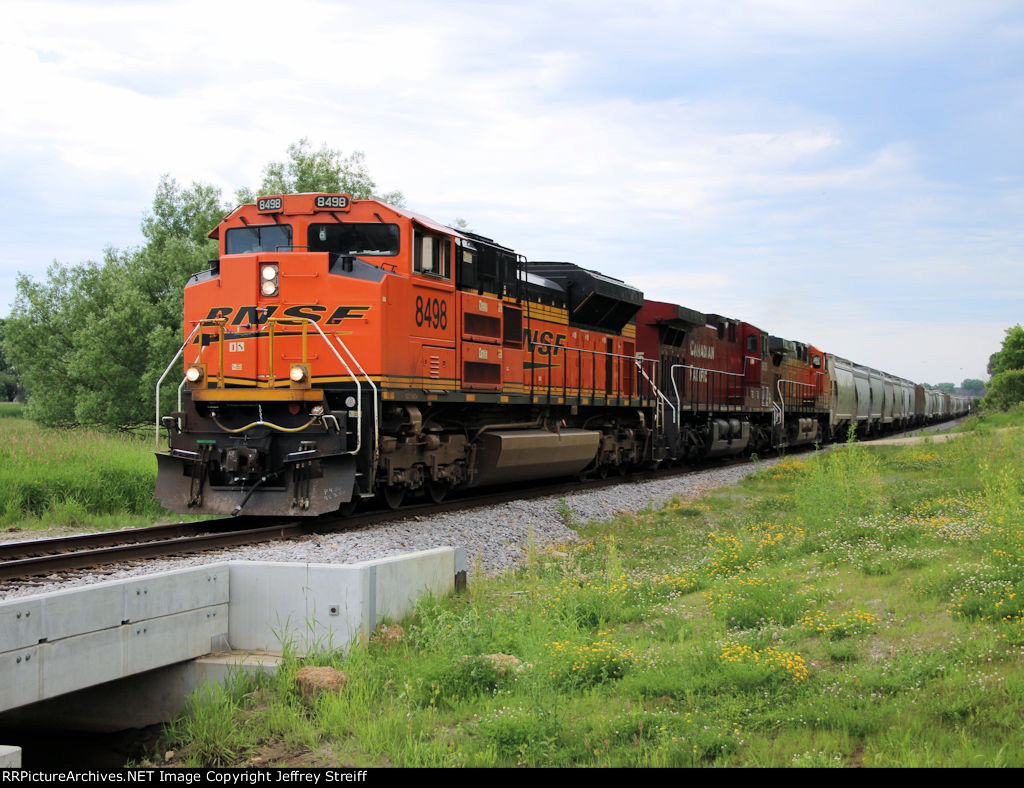 BNSF 8498